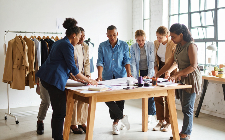 合同会社しろいいぬ｜マーケティングとデータでビジネスを支えるパートナー